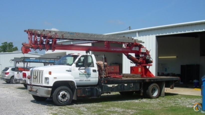 Sold 85HD Skyhook Crane on 93 Chevy Kodiak Crane in New Iberia Louisiana | Crane Network
