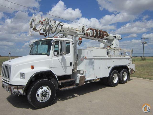 Sold 2003 Altec D3050-TR Crane in Calera Alabama | Crane Network