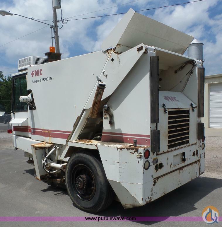 1989 FMC Vanguard V3000SP Sweepers / Broom Equipment FMC Vanguard ...