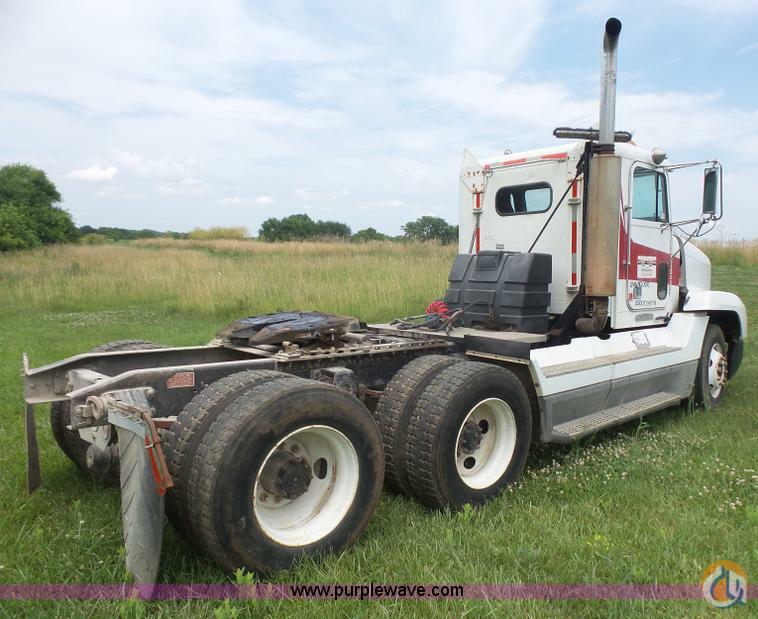 1994 Freightliner FLD semi truck Semi Truck / Trailers FREIGHTLINER FLD ...