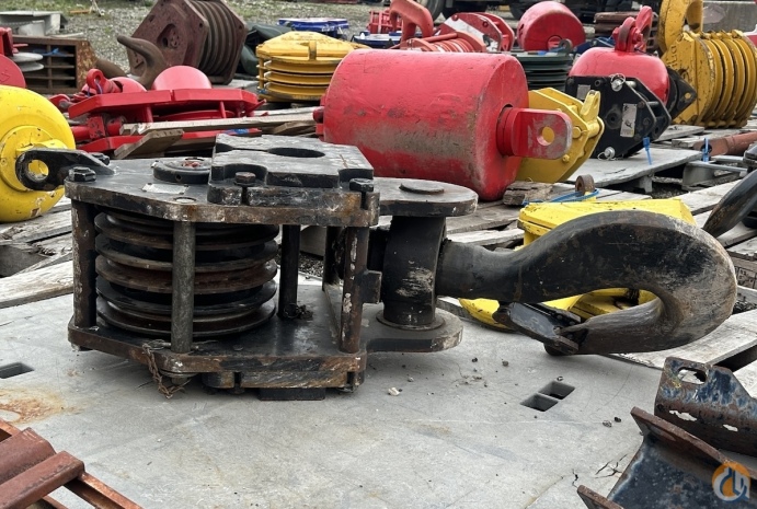 Johnson 40-ton, quick reeve, 3 sheave, 16mm wire rope hook block Hook ...