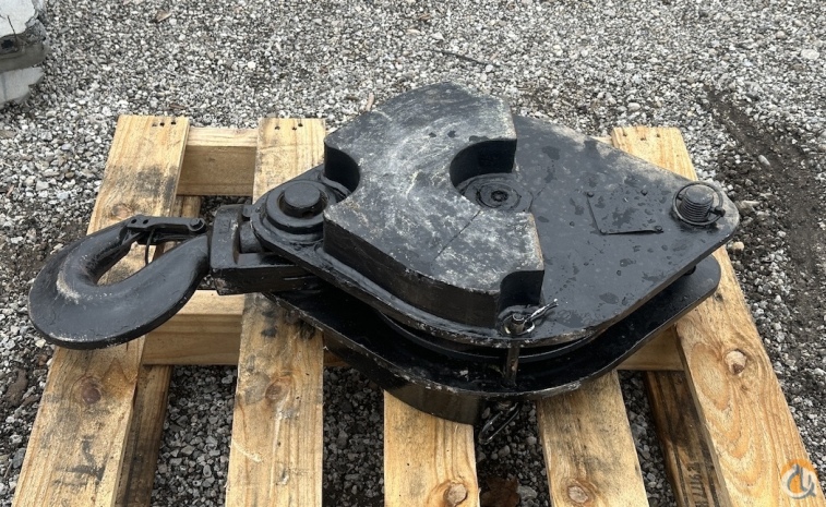 Johnson 12.5 ton, single sheave, quick reeving hook block Hook Block ...